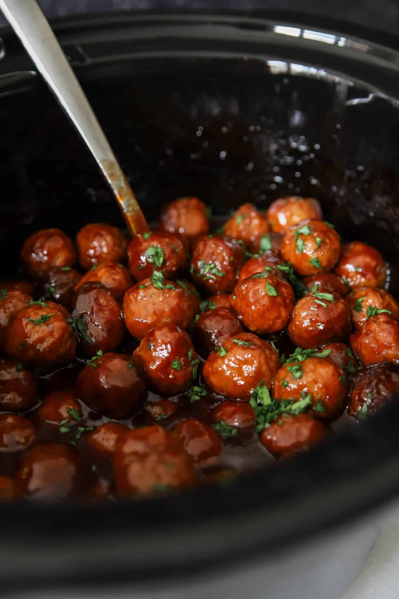 Cocktail Meatballs With Grape Jelly and Chili Sauce - Comfort Food at Home