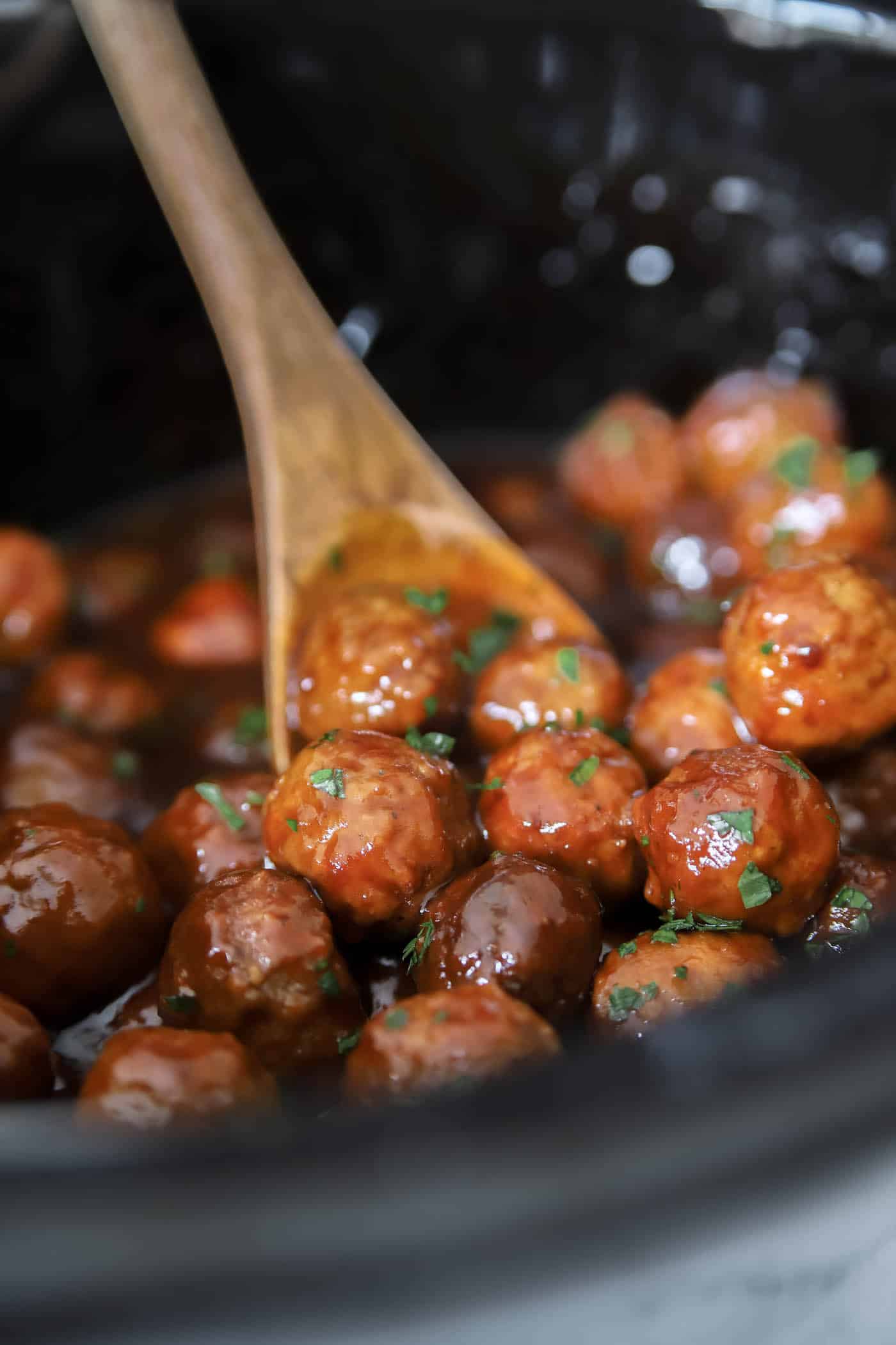 Cocktail Meatballs With Grape Jelly and Chili Sauce - Comfort Food at Home