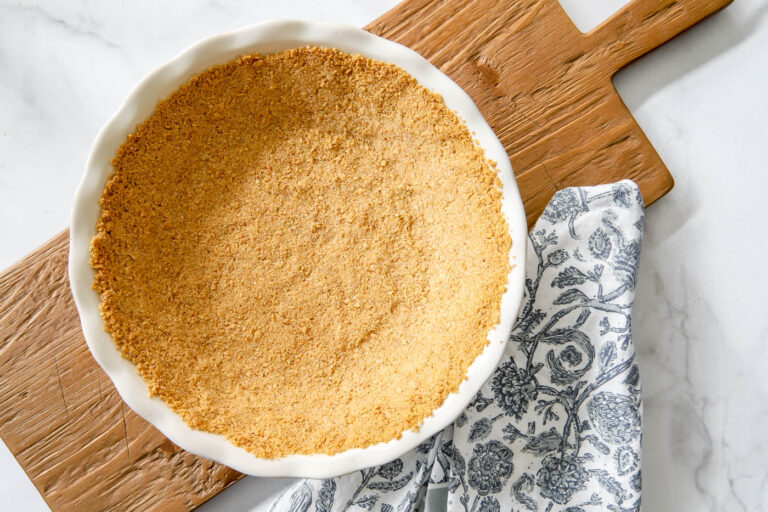 Graham Cracker Crust - Comfort Food at Home